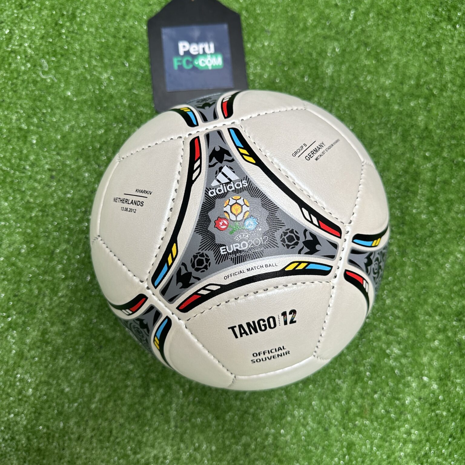 Pelota Adidas Tango 12 | UEFA Euro 2012 - Peru FC
